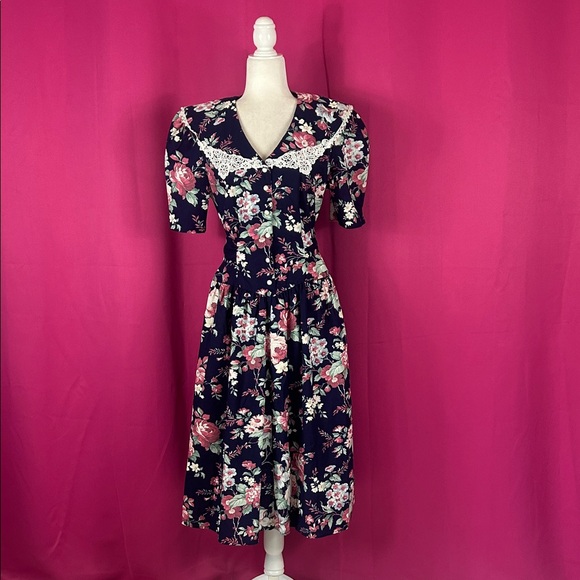 Vintage | Dresses | Vintage 8s Unbranded Floral Sailor Collar Basque ...